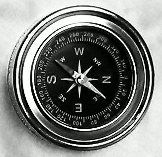 Metal compass metal